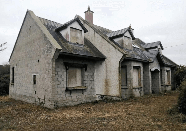 HomeDesignsAI - Redesign any home with AI Interiors